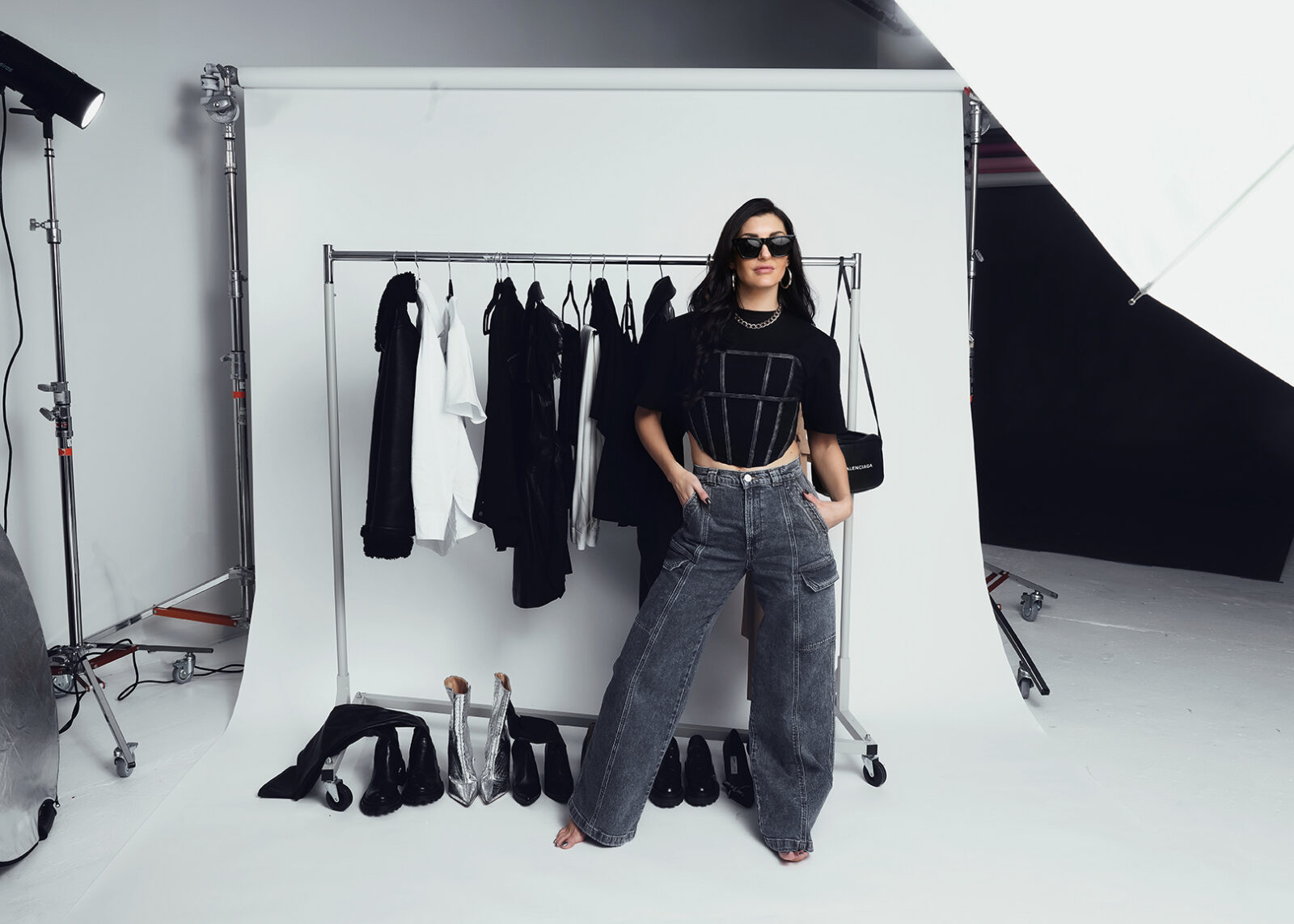 5 TIPS FOR EDITING YOUR CLOSET - Showit Blog